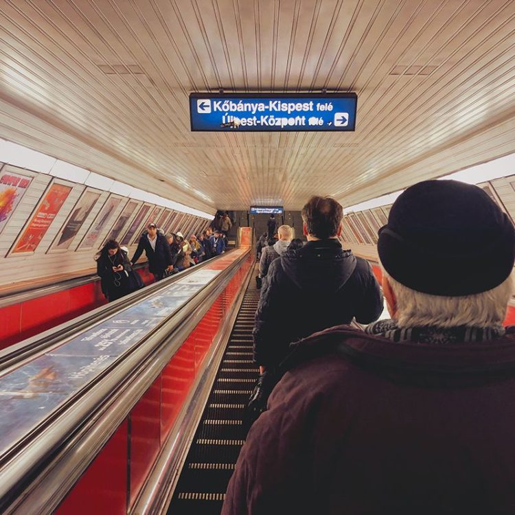 Bar Type Lcd Subway Station Display Screen - Custom Lcd Display